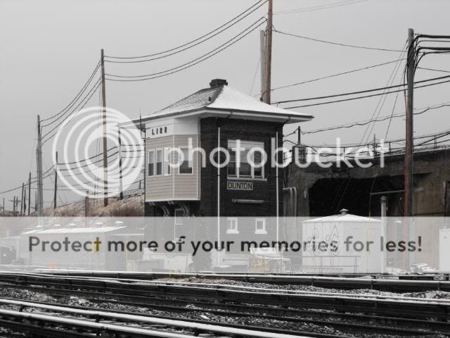 Dunton Tower - RAILROAD.NET