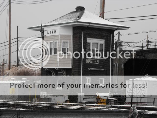 Dunton Tower - RAILROAD.NET